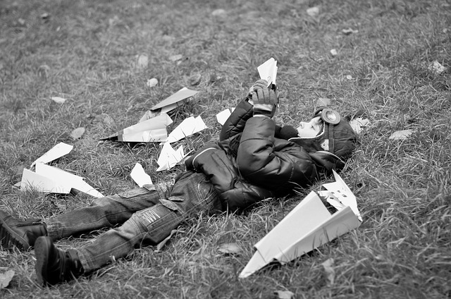 Paper Airplane Tricks and Stunts: How to Perform Them - WoW Fold